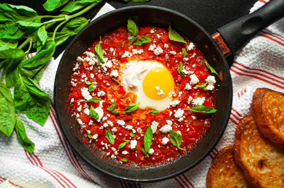 This Speedy Shakshuka Recipe Has A Surprising Secret Ingredient