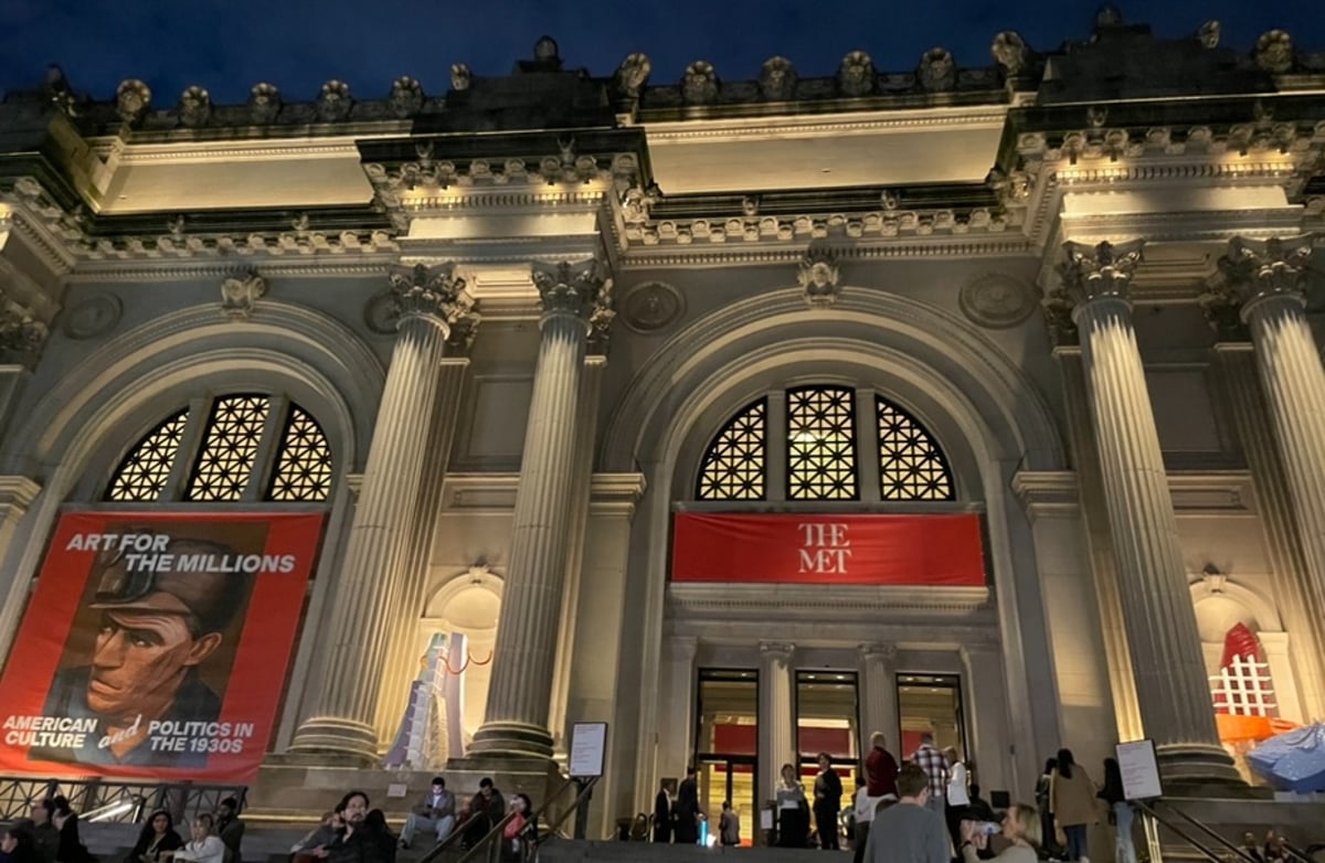 The Met's Enchanting Date Night: A Romantic Journey With Art & Culture